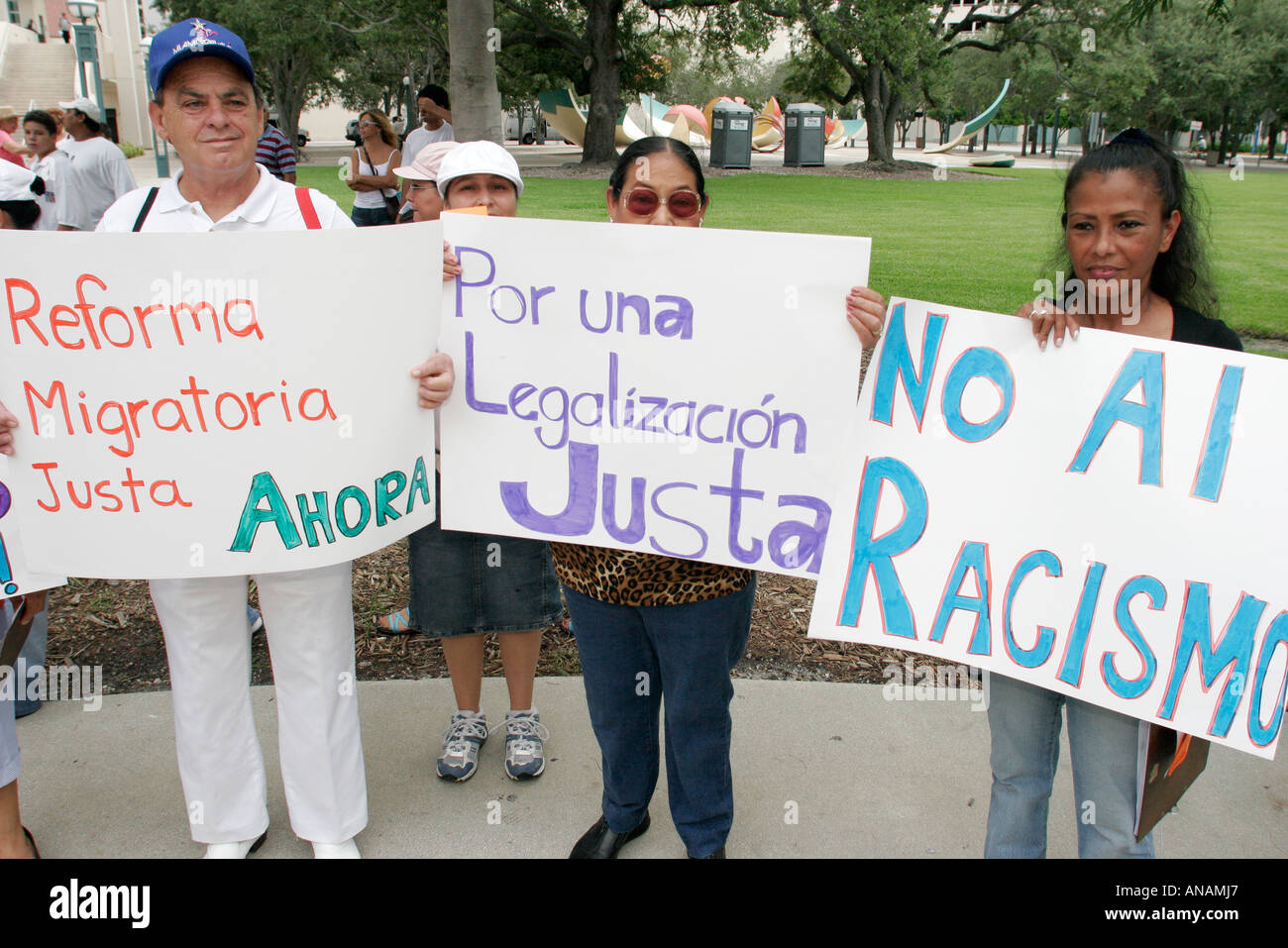 Immigration rights hi-res stock photography and images - Alamy