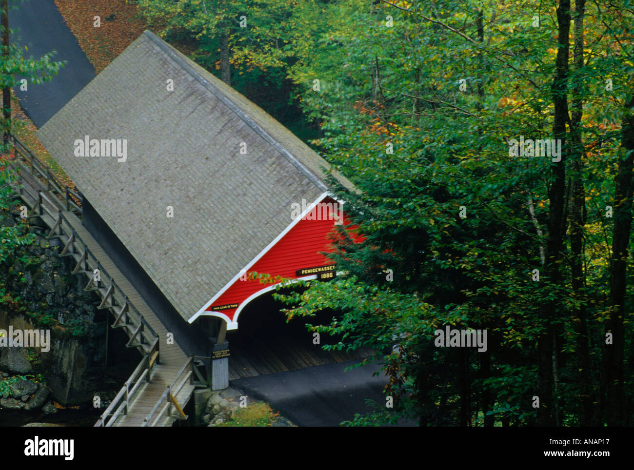 Flume covered bridge hi-res stock photography and images - Alamy