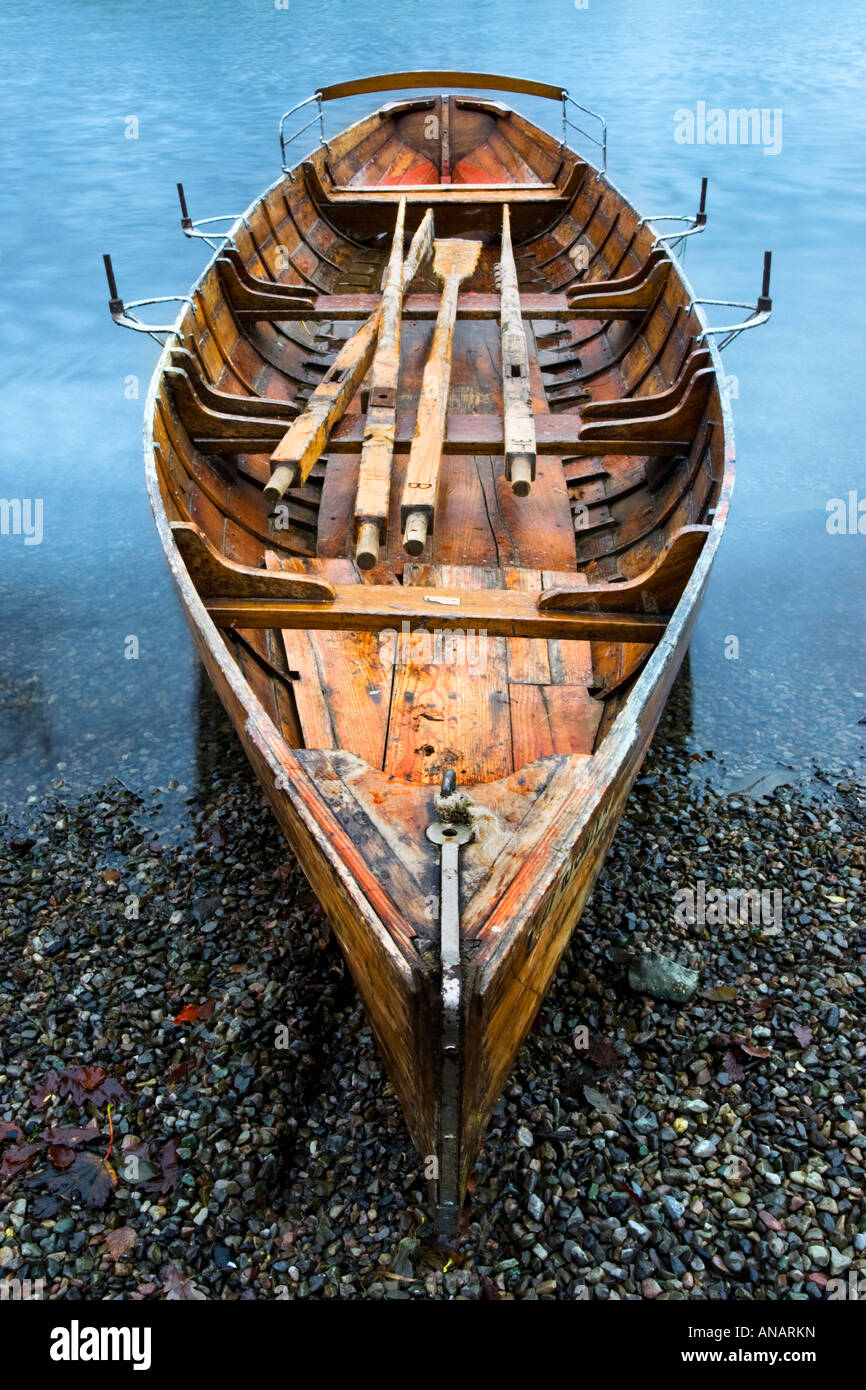 Stern on wooden boat hi-res stock photography and images - Alamy