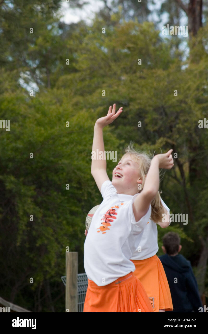 Girl playing netball at the Lapstone Glenbrook Netball Centre in the ...