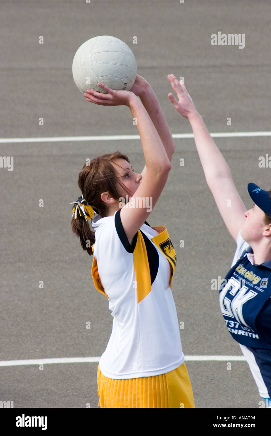Girls playing netball at the Lapstone Glenbrook Netball Centre in the ...