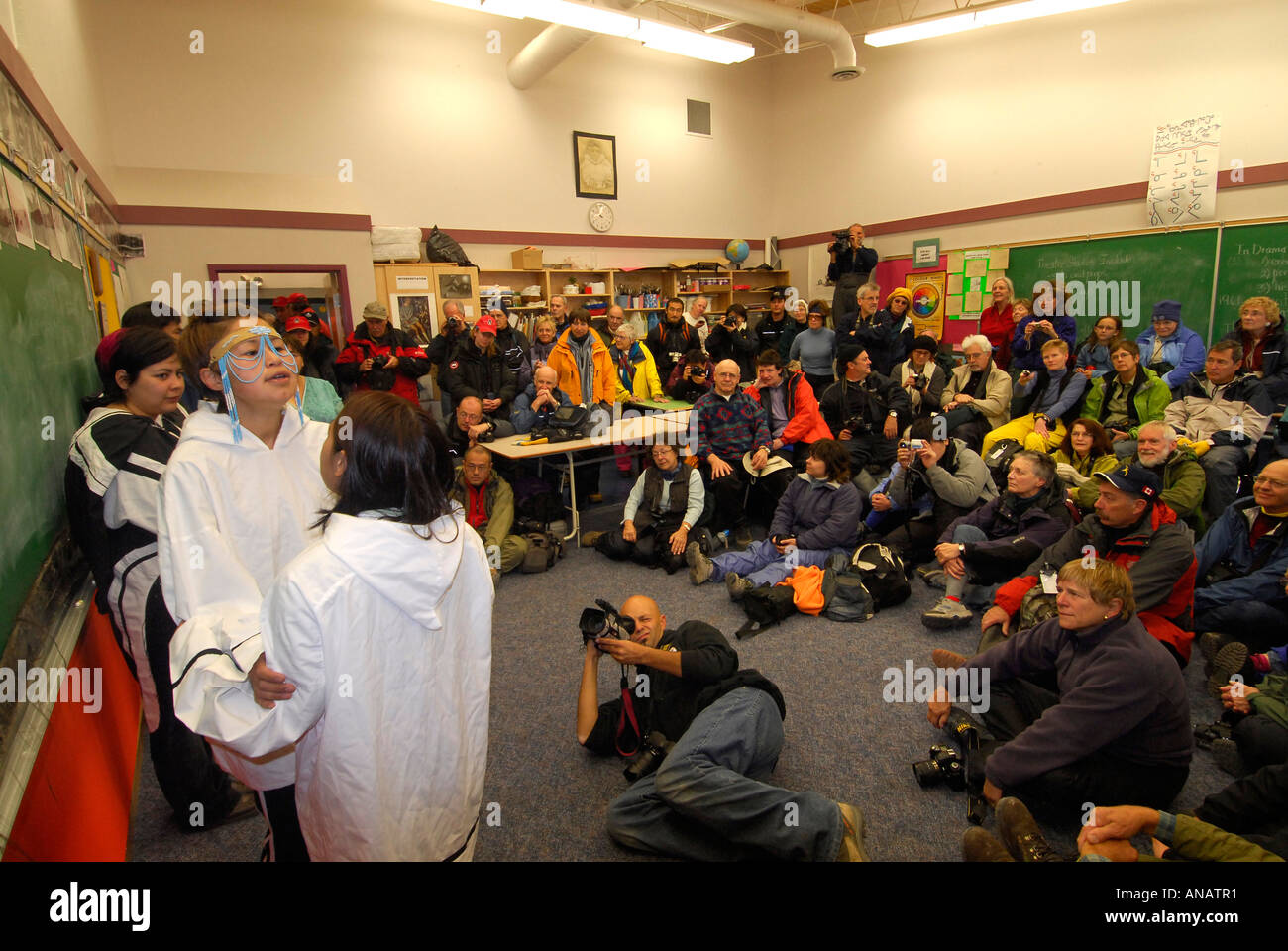 Inuit teen hi-res stock photography and images - Alamy