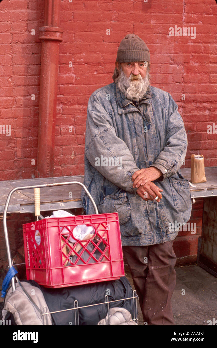 Homeless person belongings hi-res stock photography and images - Alamy