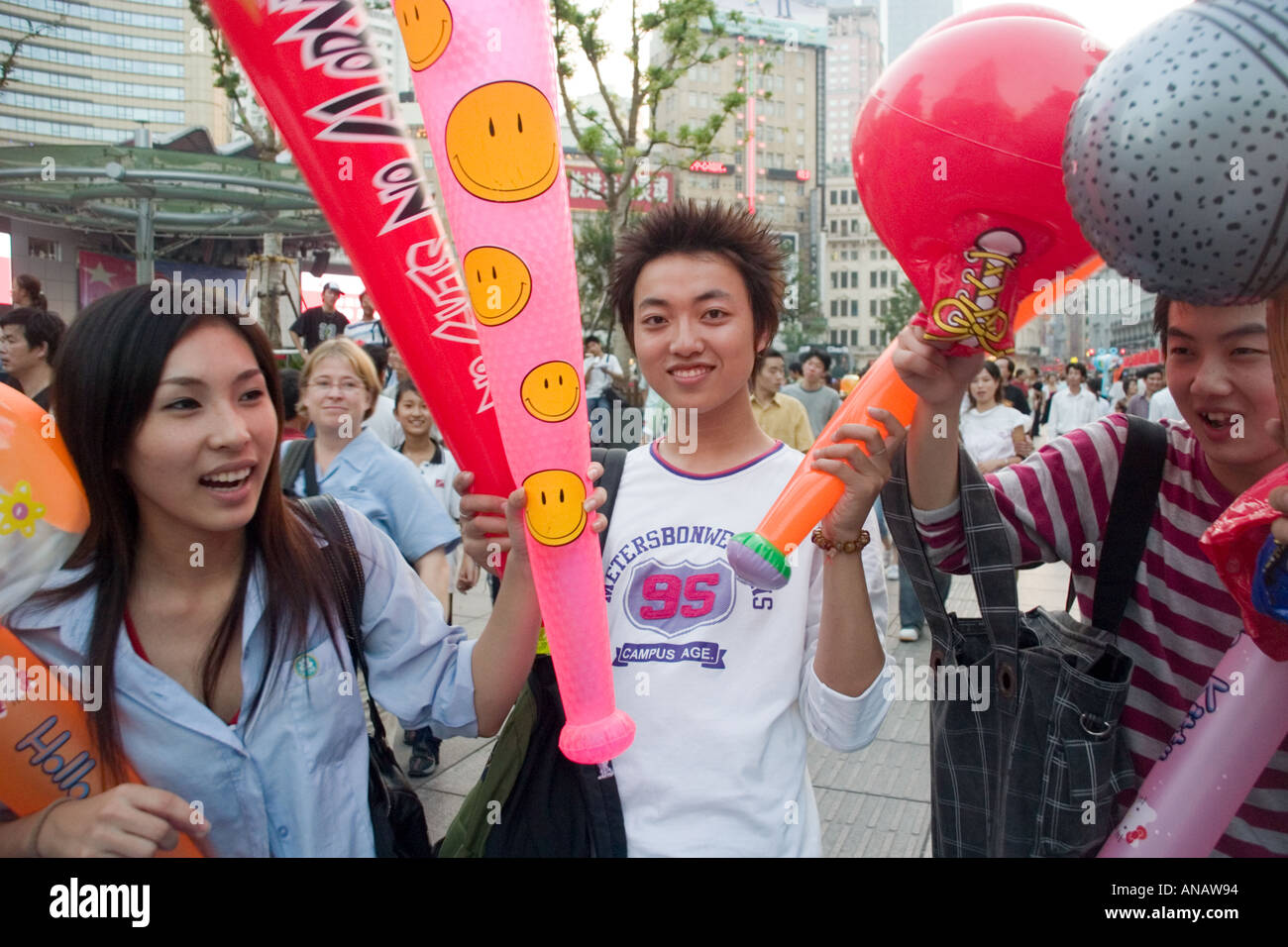 Balloon sellers in Nanjing Road Shanghai China on National Day 2005 ...