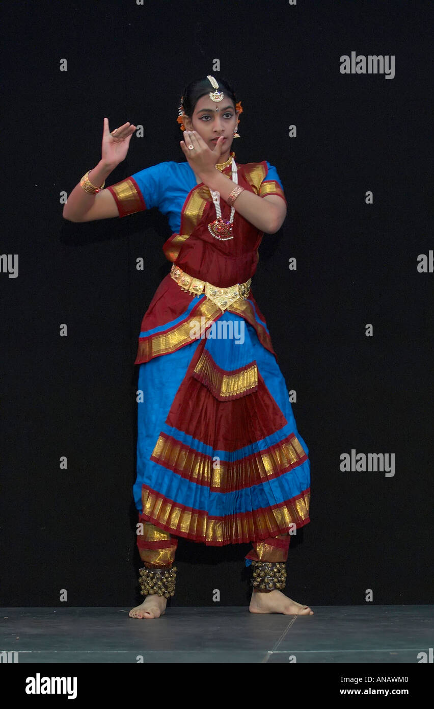 Bharatanatyam classic dance hi-res stock photography and images - Alamy