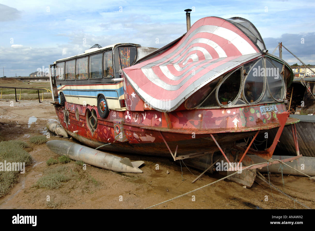 Old bus converted uk hi-res stock photography and images - Alamy