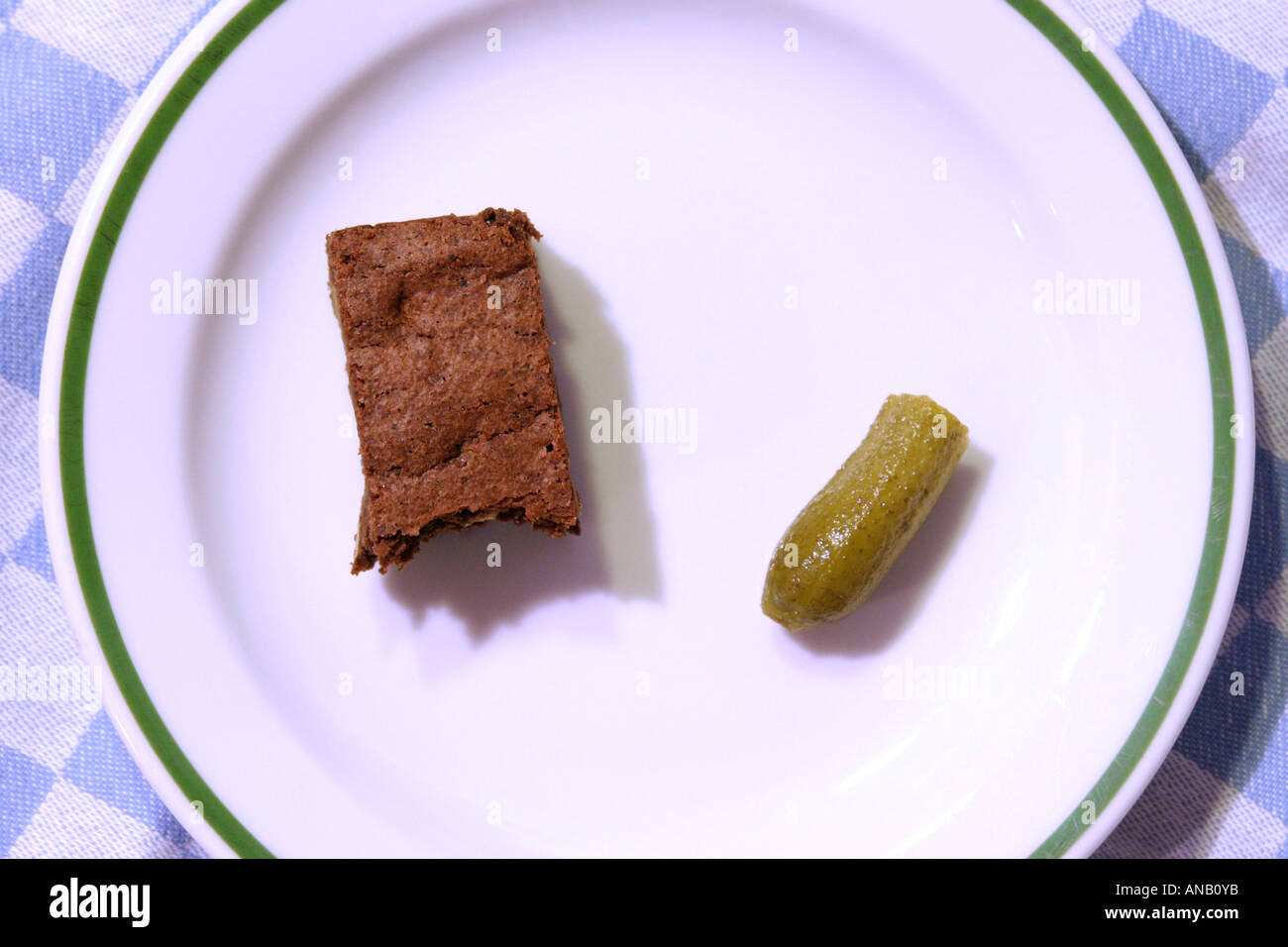 Plates contrast hi-res stock photography and images - Alamy