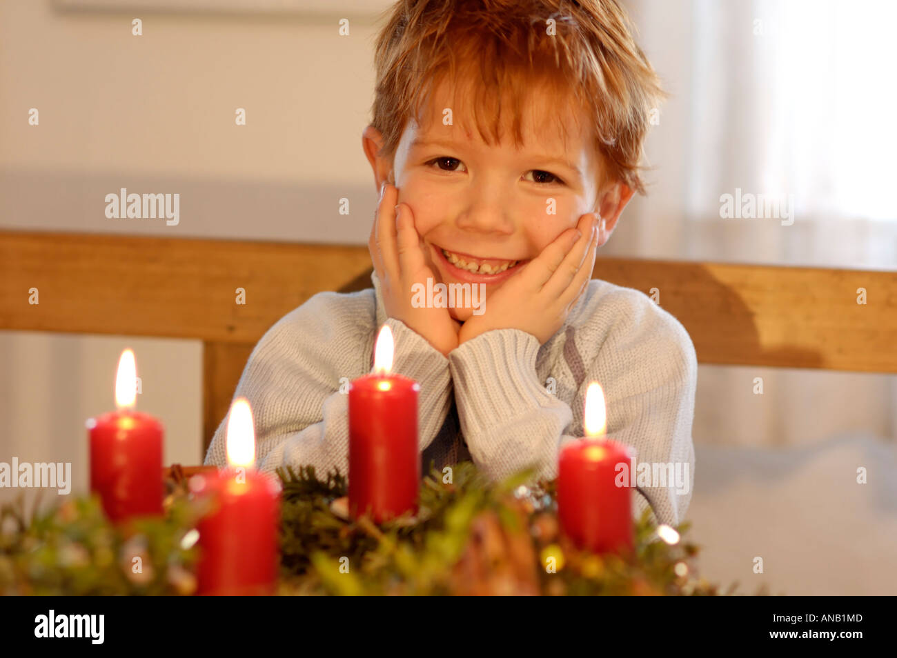Children with advent wreath hi-res stock photography and images - Alamy
