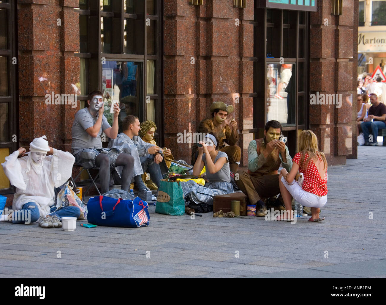 Austria Vienna street performer Stock Photo - Alamy