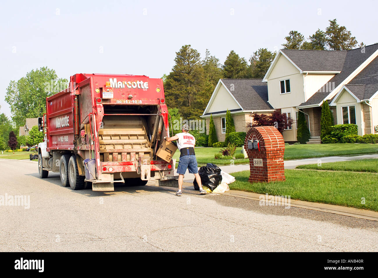 Bin men tip hi-res stock photography and images - Alamy