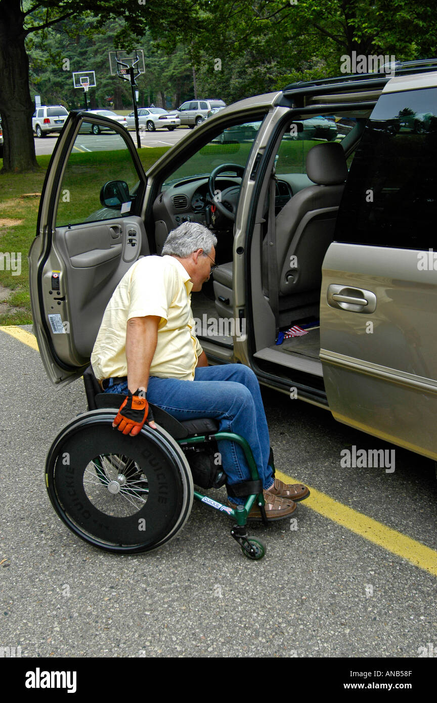 Handicapped car hi-res stock photography and images - Alamy