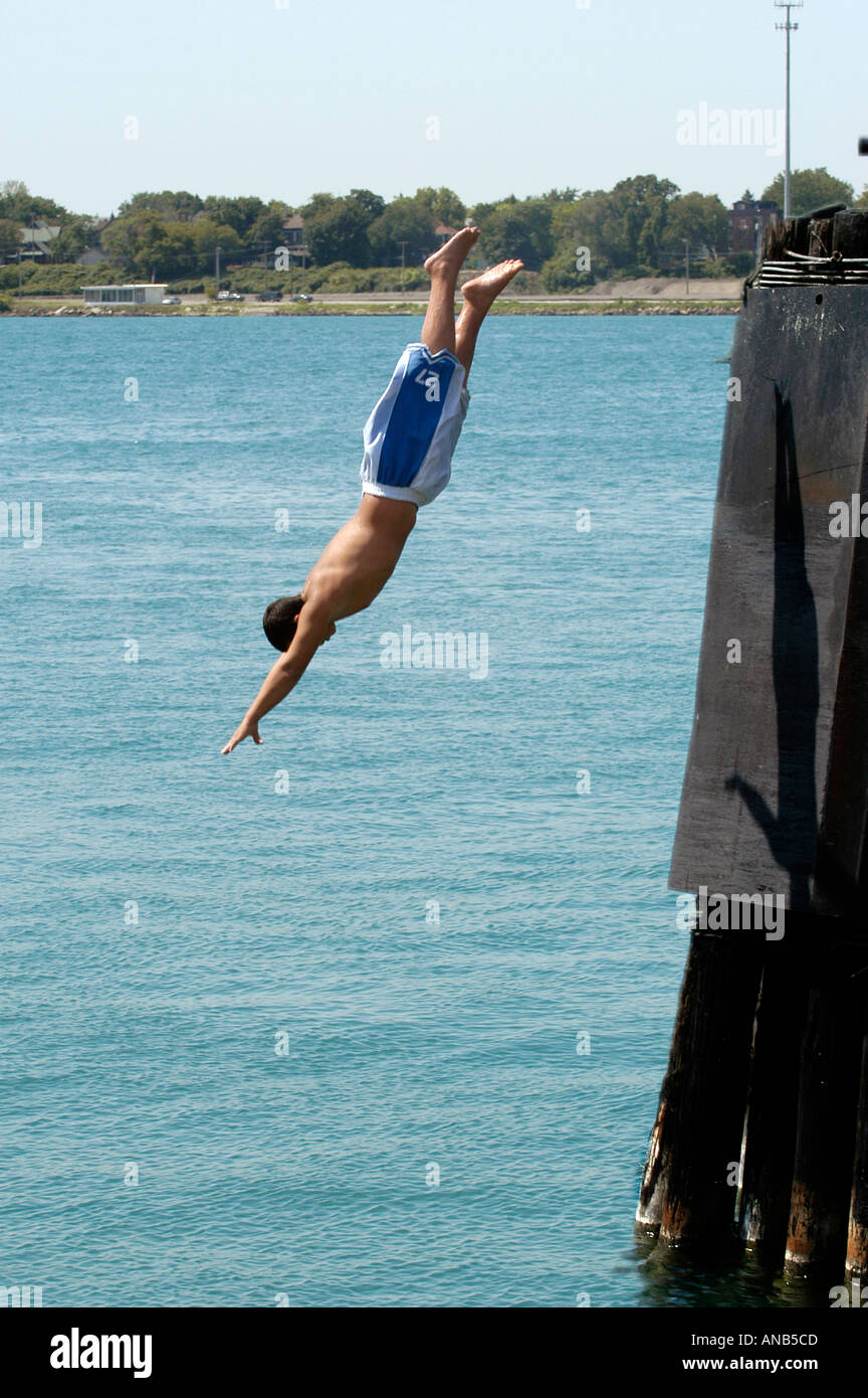 Diving off pier hi-res stock photography and images - Alamy