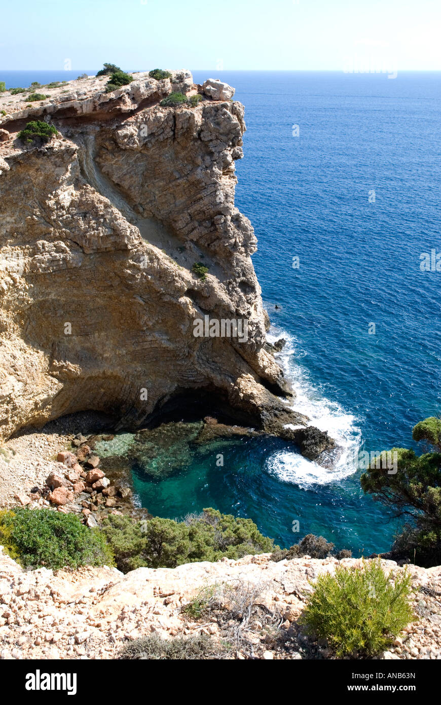 Birds eye view edge cliff hi-res stock photography and images - Alamy