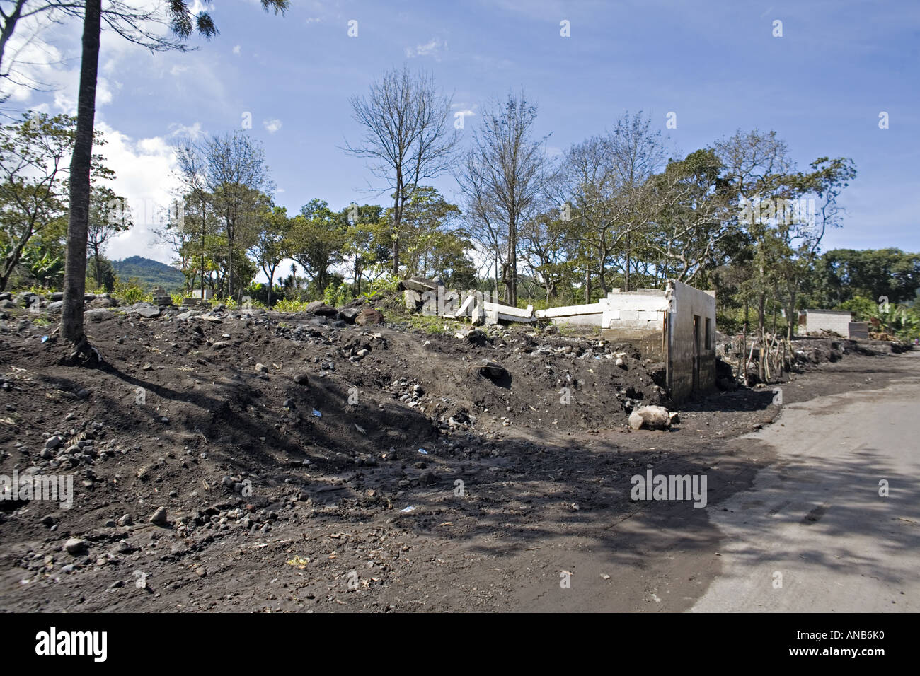 GUATEMALA PANABAJ Guatemalan village of Panabaj destroyed by mudslides ...