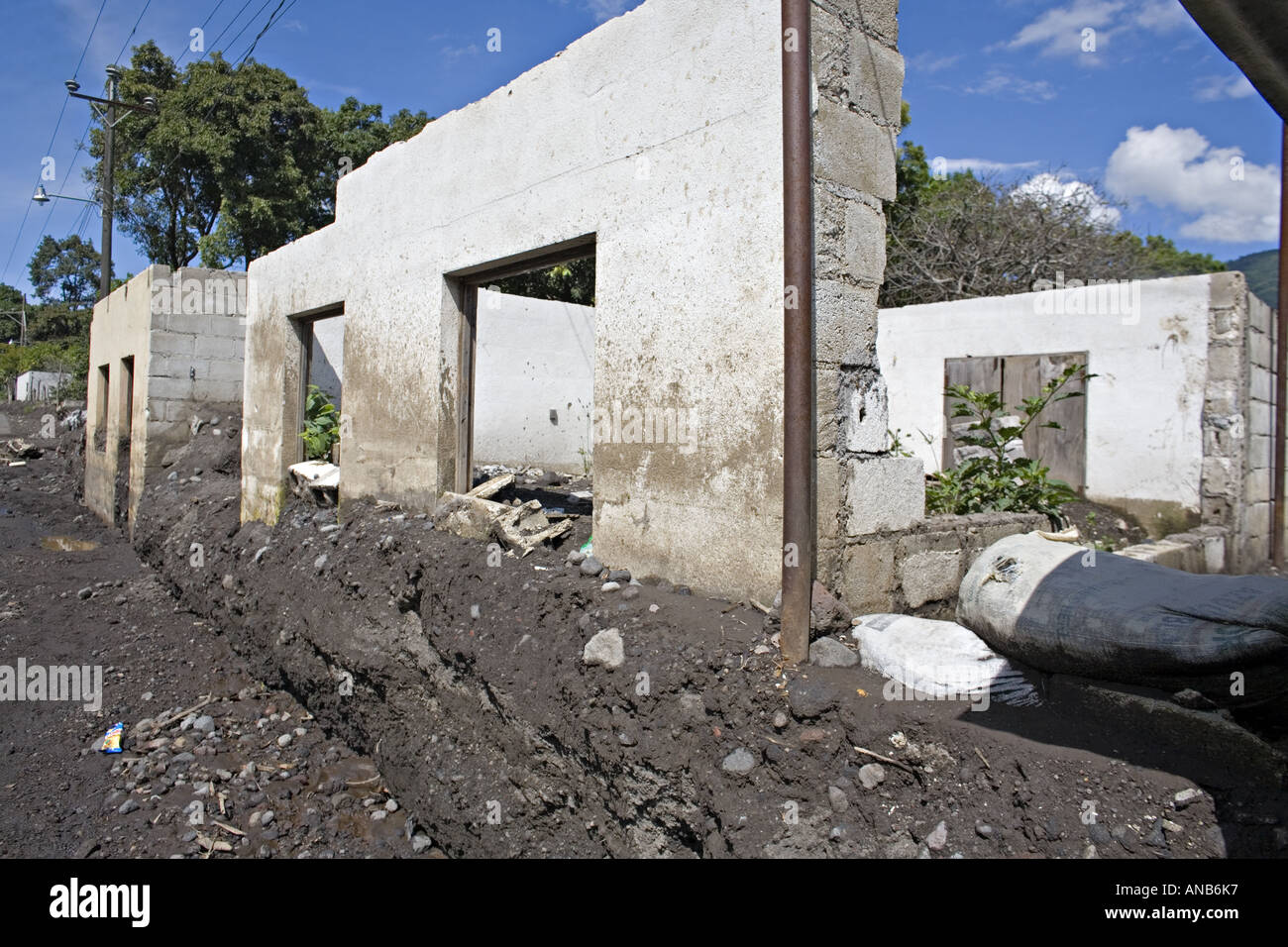 Mudslides hi-res stock photography and images - Alamy