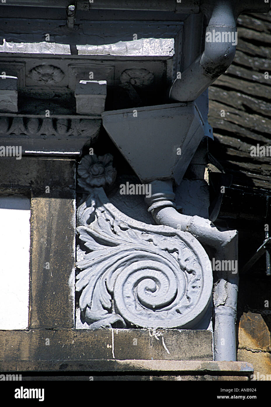 Mid C18th Georgian eaves detail to no 1 Saint Georges Square Stamford ...