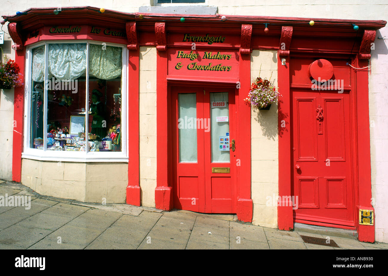Georgian shop frontage Richmond North Yorkshire Stock Photo - Alamy