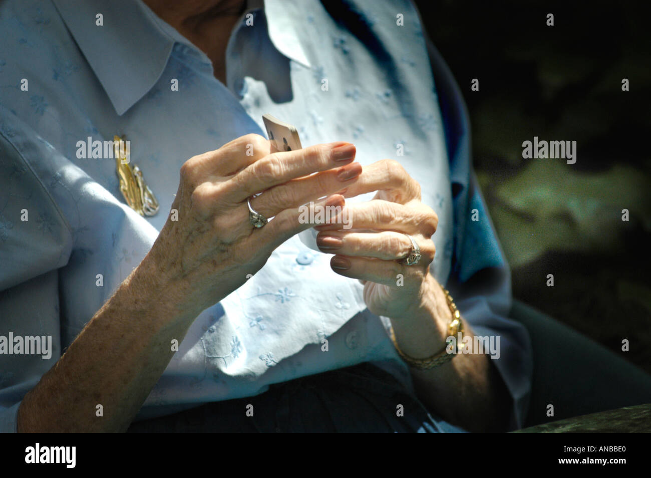 Women playing bridge hi-res stock photography and images - Alamy