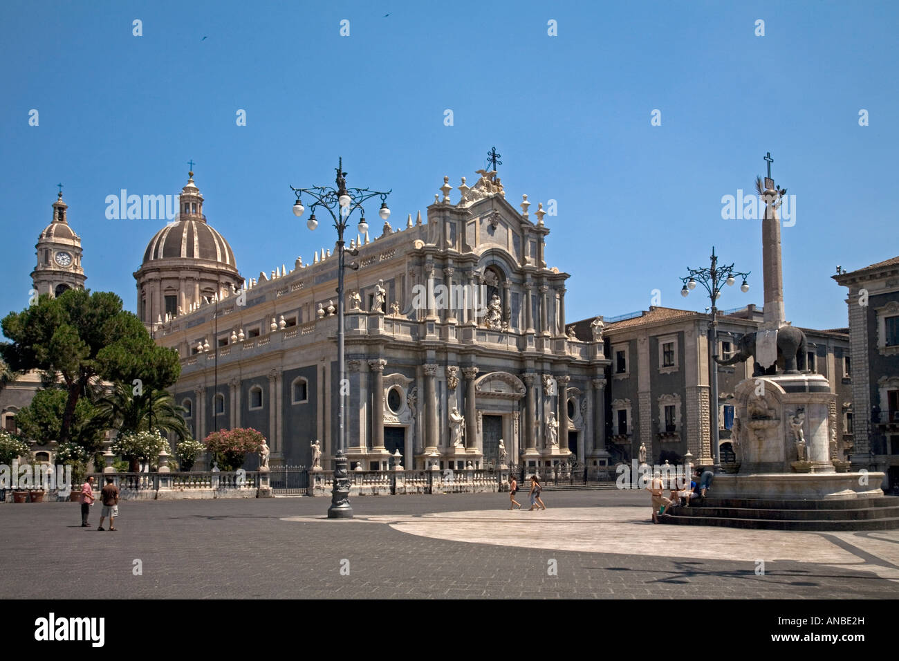 Duomo Piazza Duomo Via Etnea Catania Sicily Italy Stock Photo - Alamy