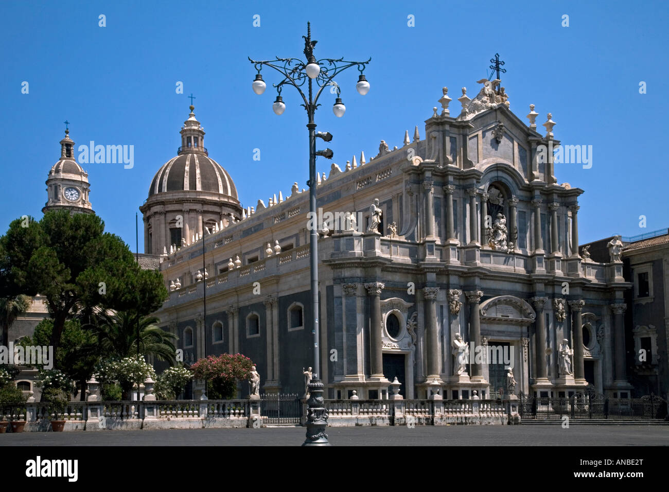 Duomo Piazza Duomo Via Etnea Catania Sicily Italy Stock Photo - Alamy