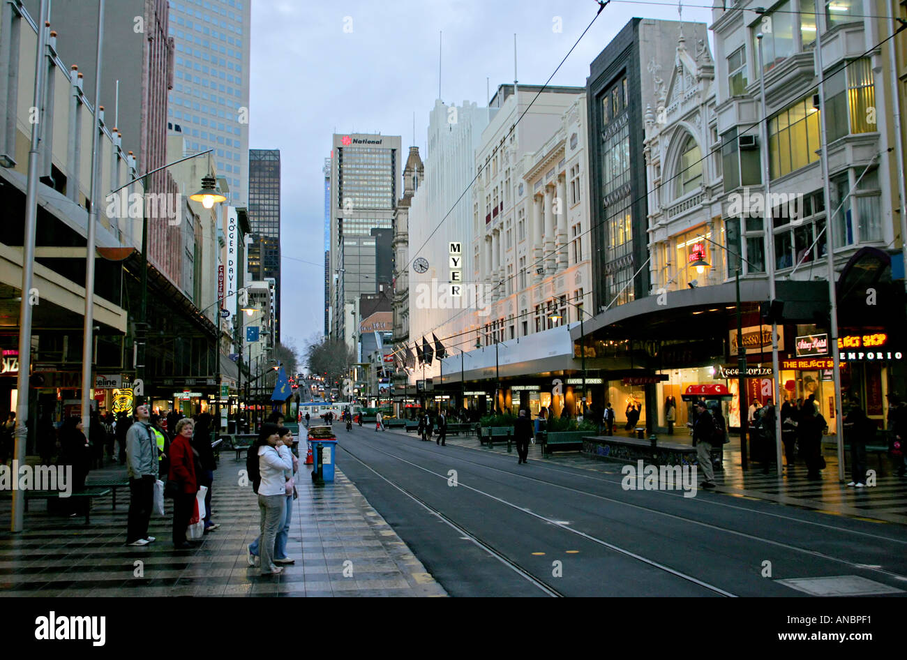 Melbourne vic, australia walking hi-res stock photography and images ...