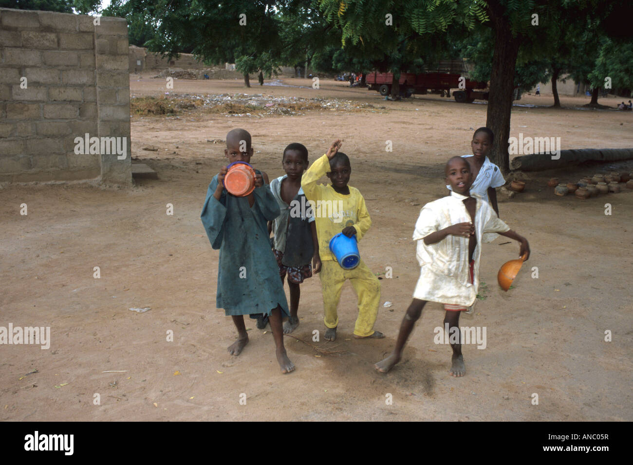 Children water africa buckets hi-res stock photography and images - Alamy
