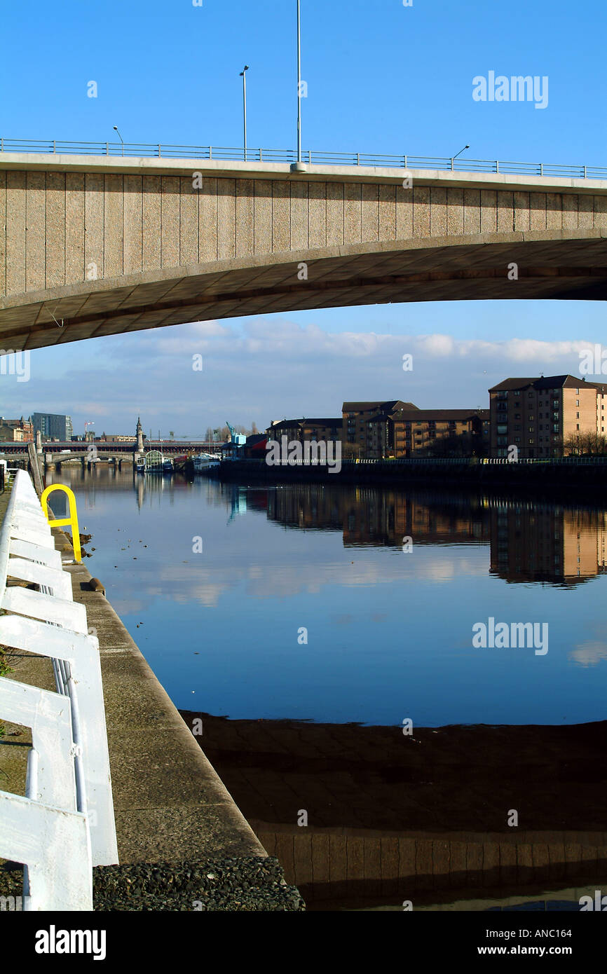 Glasgow Kingston Bridge carrying the M8 motorway over the river Clyde ...