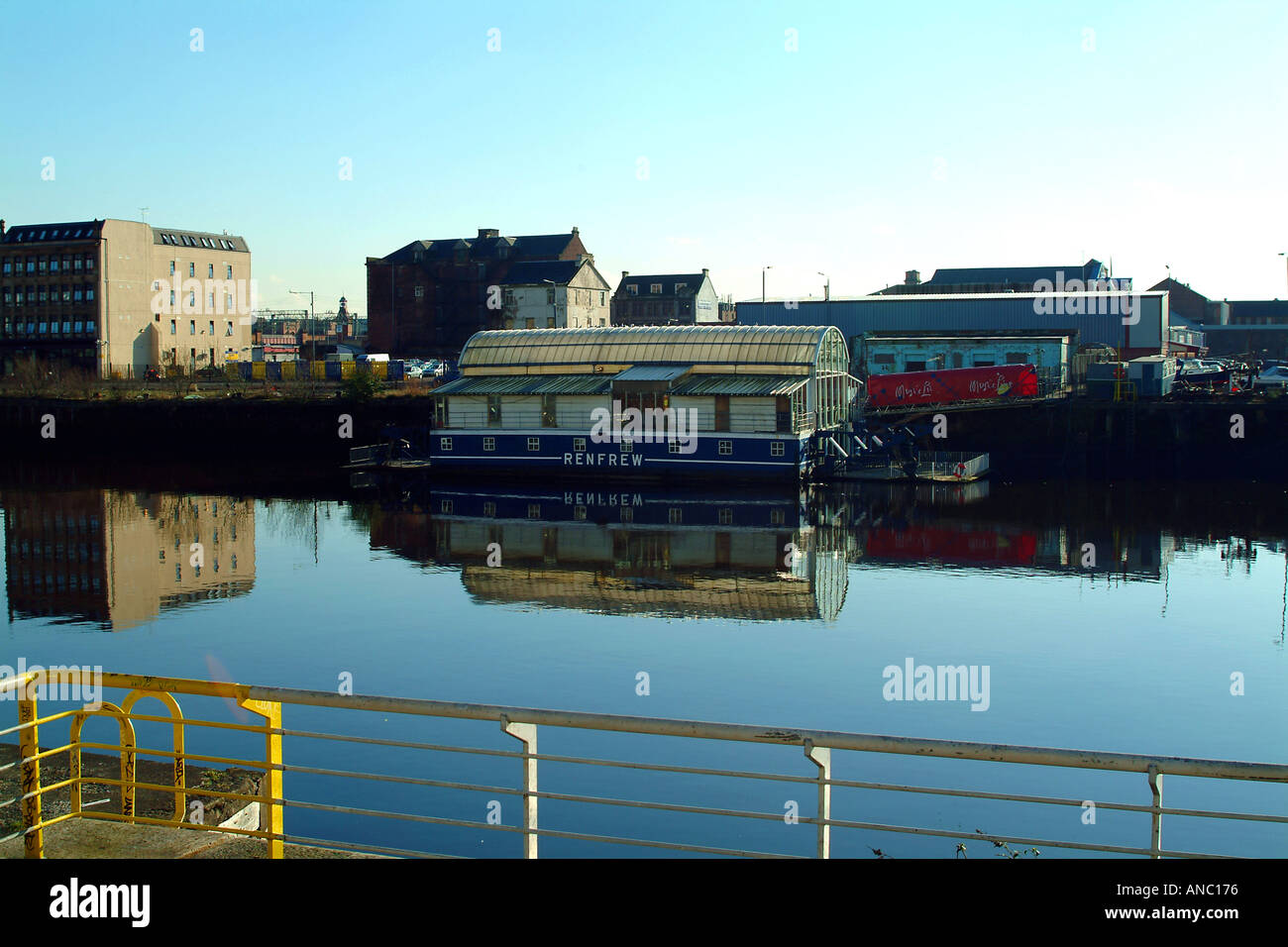 Renfrew ferry hi-res stock photography and images - Alamy