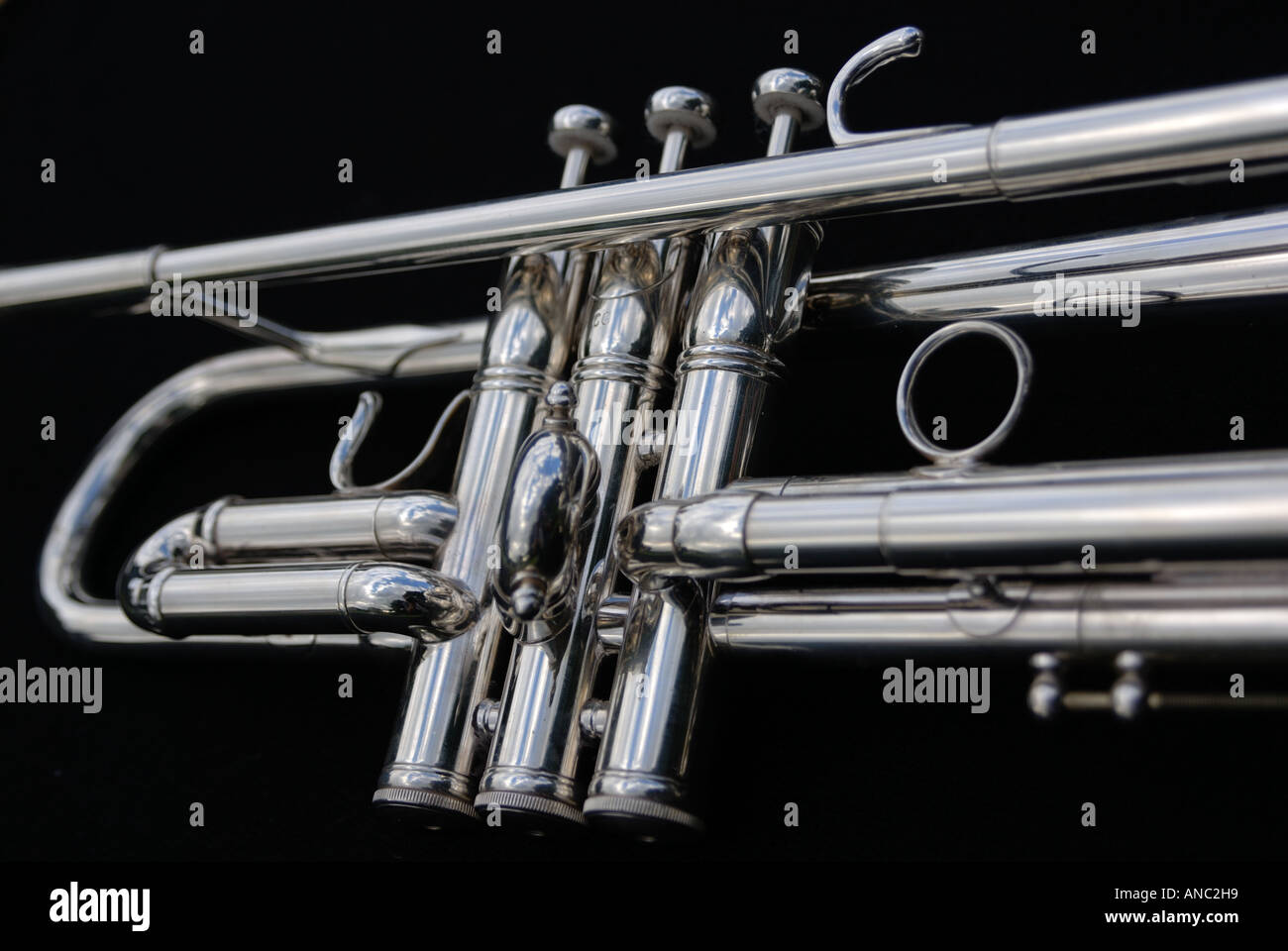 B flat trumpet hi-res stock photography and images - Alamy
