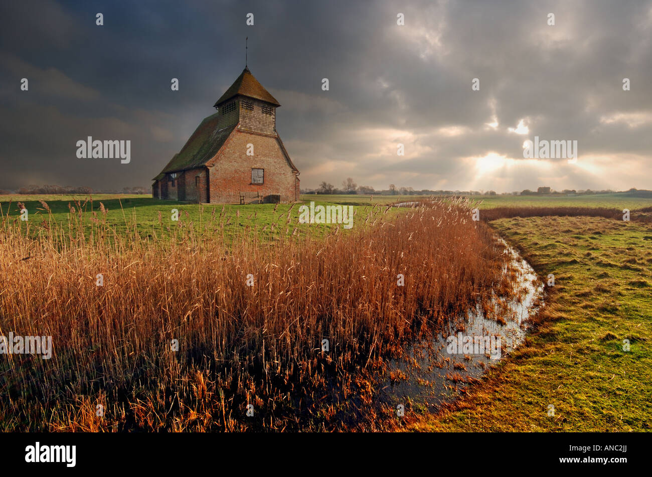 Romney marsh canal hi-res stock photography and images - Alamy