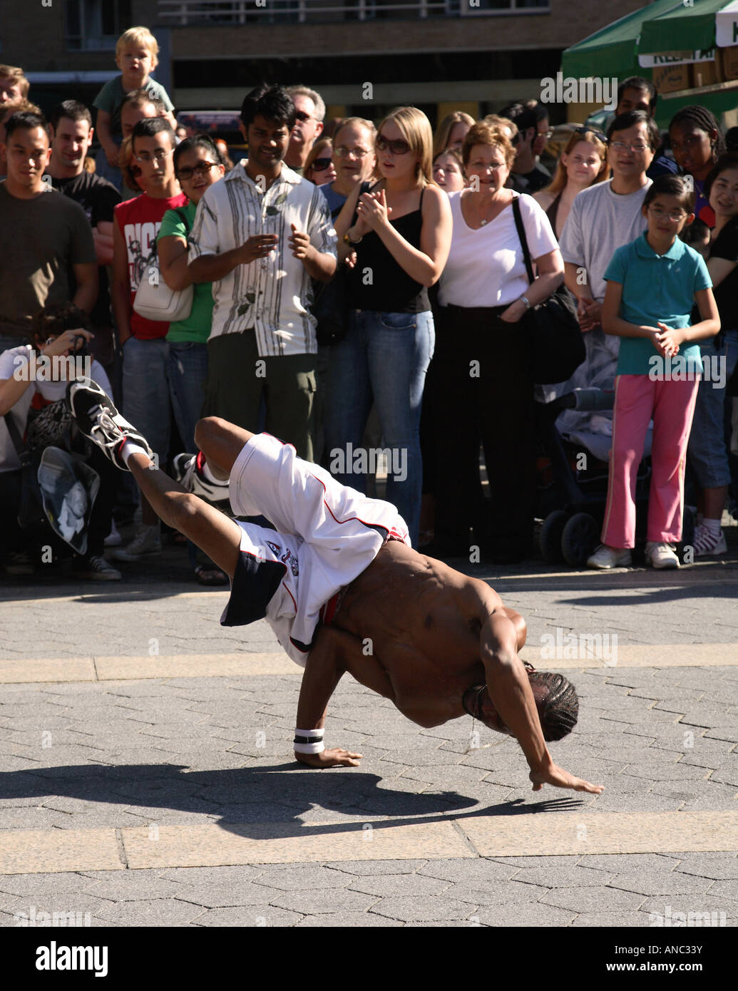 breakdancer new york Stock Photo - Alamy