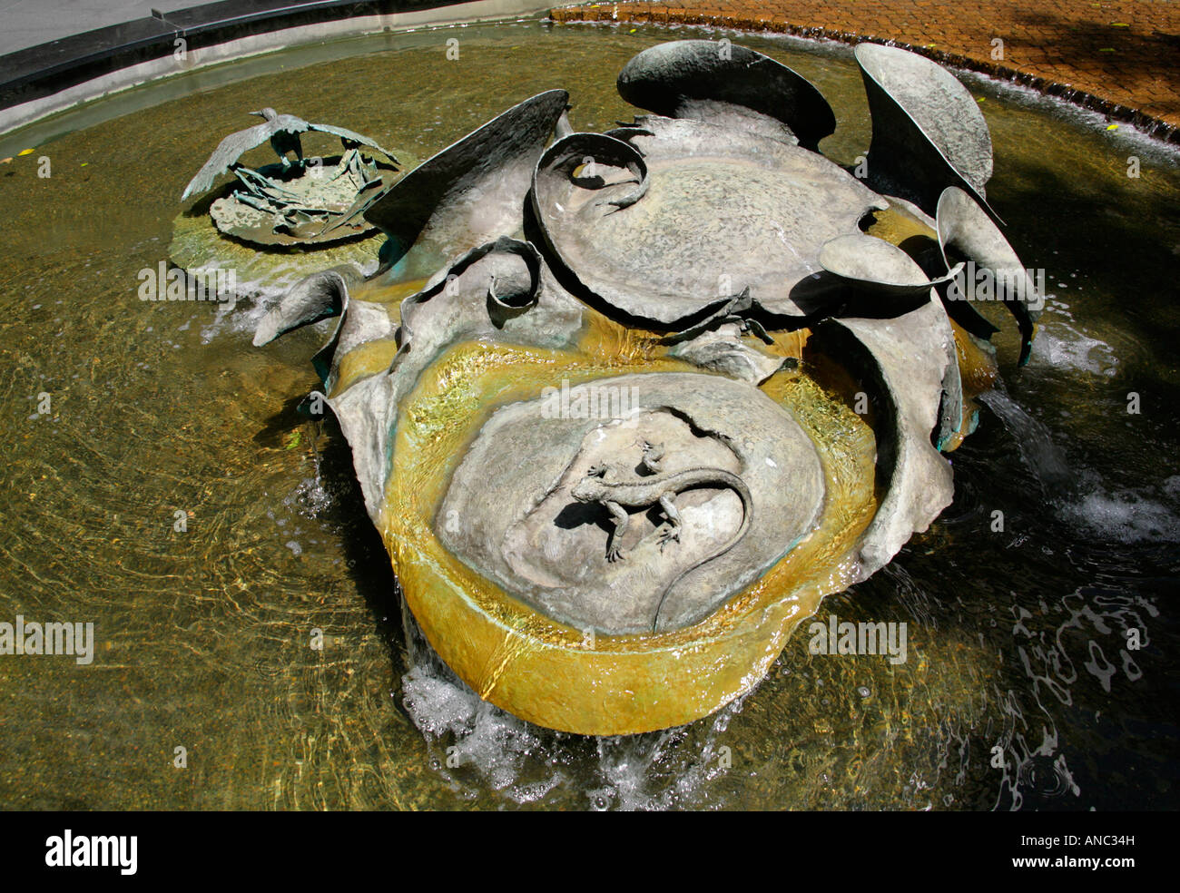 Sydney Herald Square, tank stream fountains, commemorative sculptures ...
