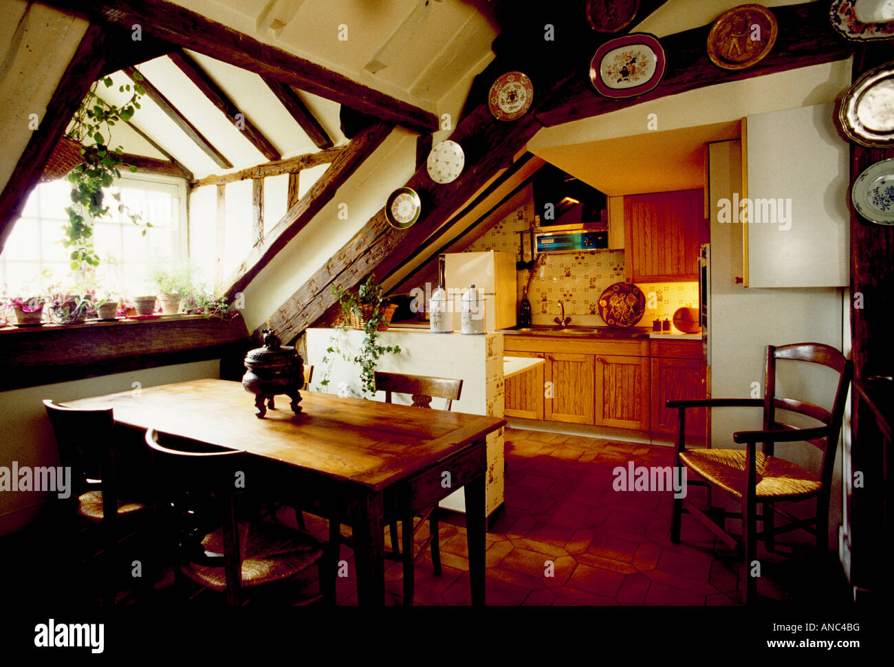 1970 kitchen table hi-res stock photography and images - Alamy