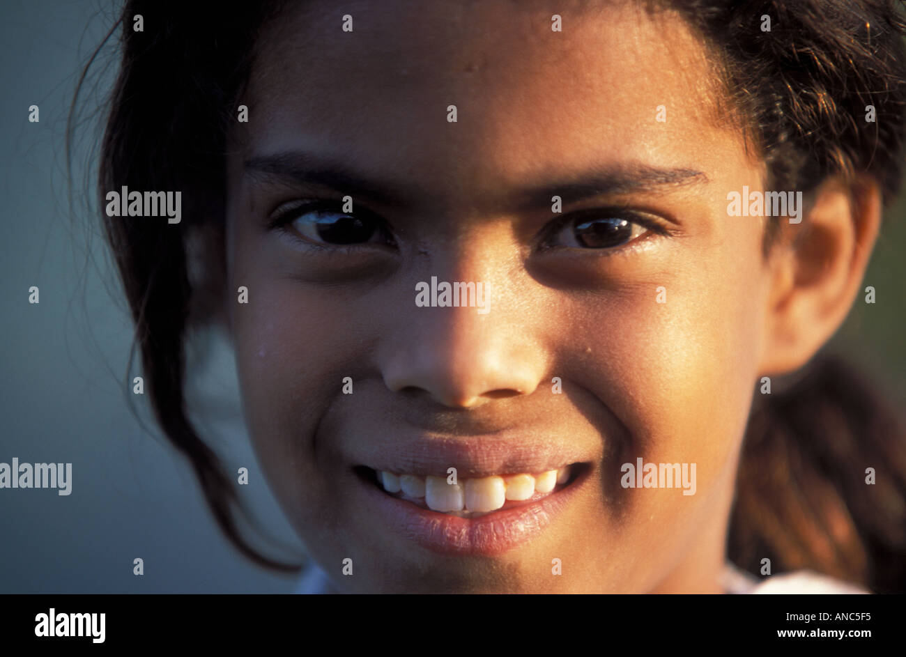 Smiling cuban girls hi-res stock photography and images - Alamy