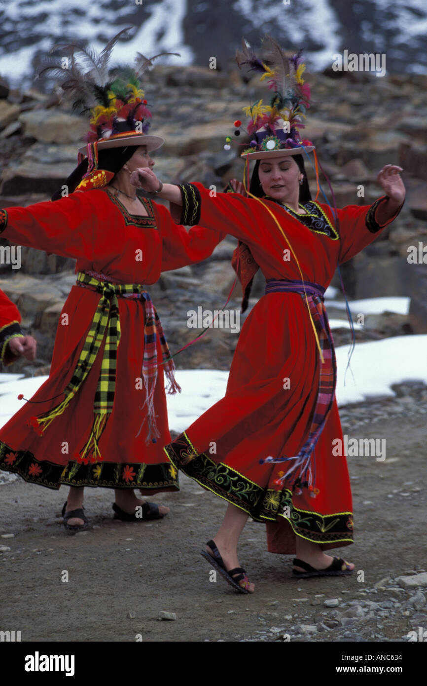 Folklore women dancer Andes Bolivia Stock Photo - Alamy