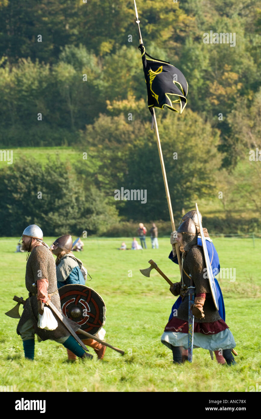Foot Soldiers carrying pennant at Battle of Hastings re enactment 2007 ...