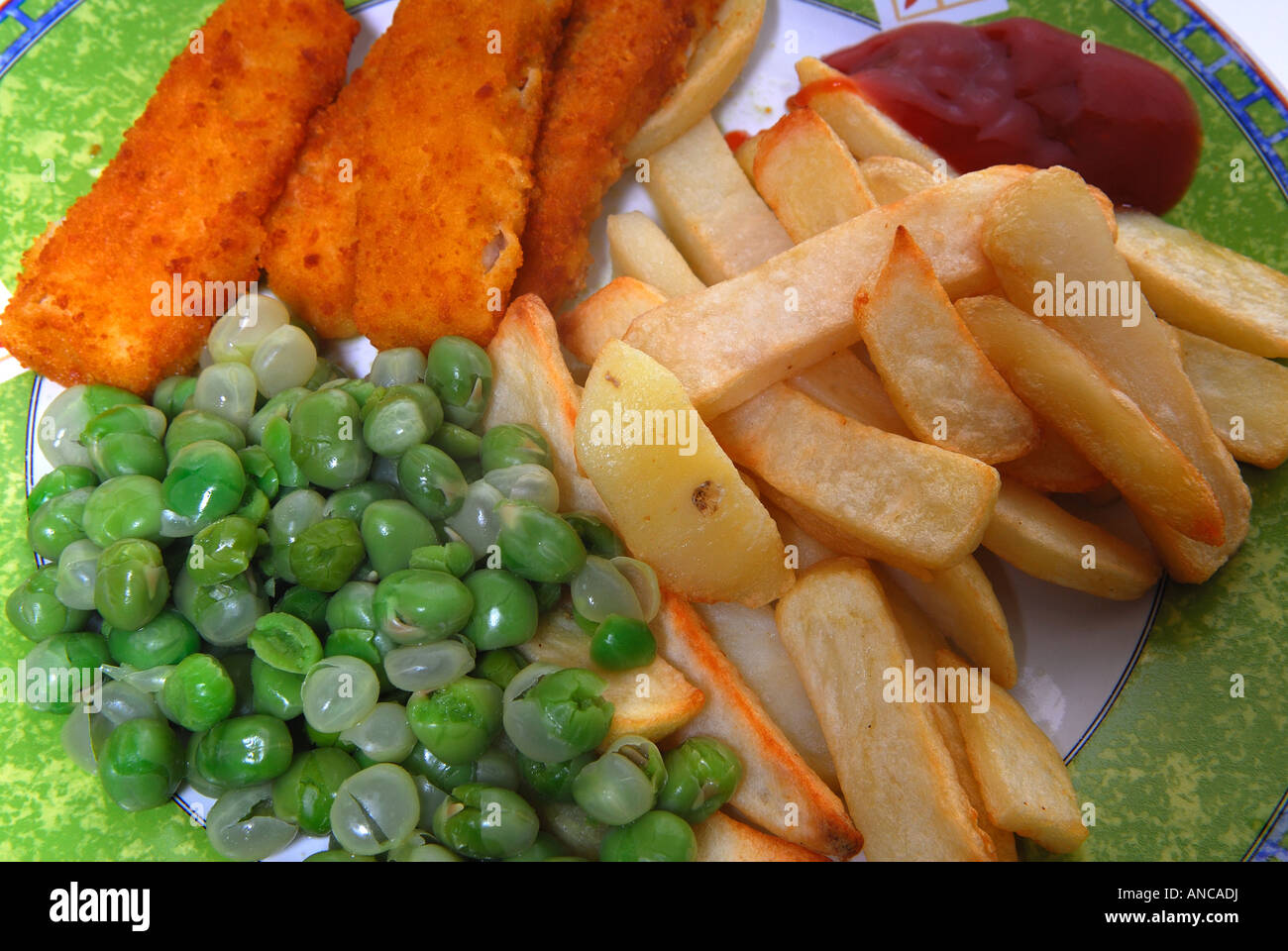 Dinner fish fingers and chips Stock Photo - Alamy