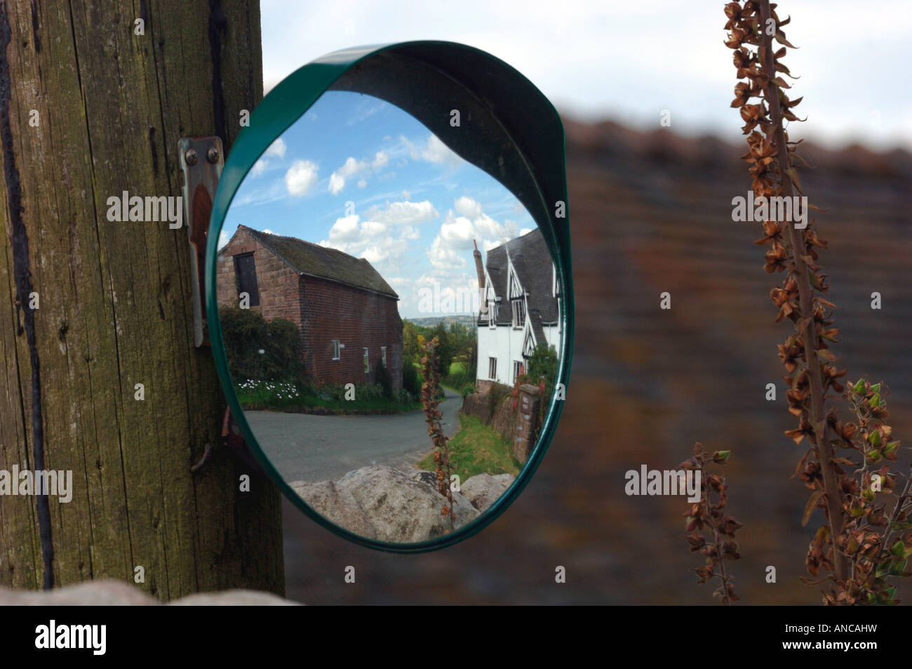 Mirror road bend hi-res stock photography and images - Alamy