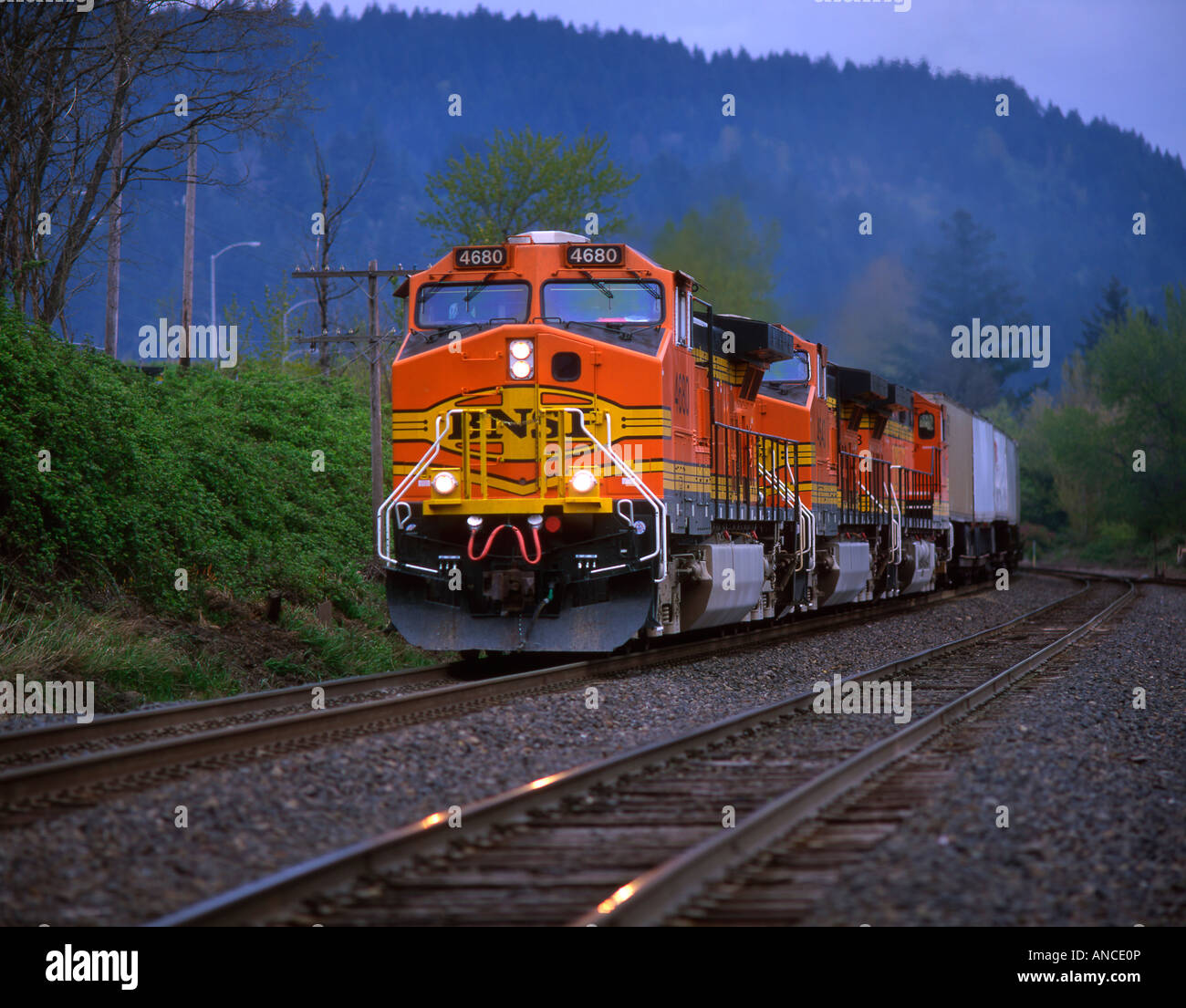 USA, Washington, Columbia River Gorge, Stevenson, Freight train moving ...