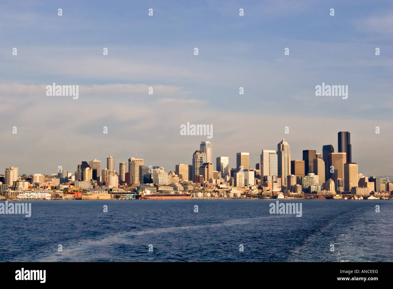 North America, USA, Washington, Seattle. Seattle skyline from Elliot ...