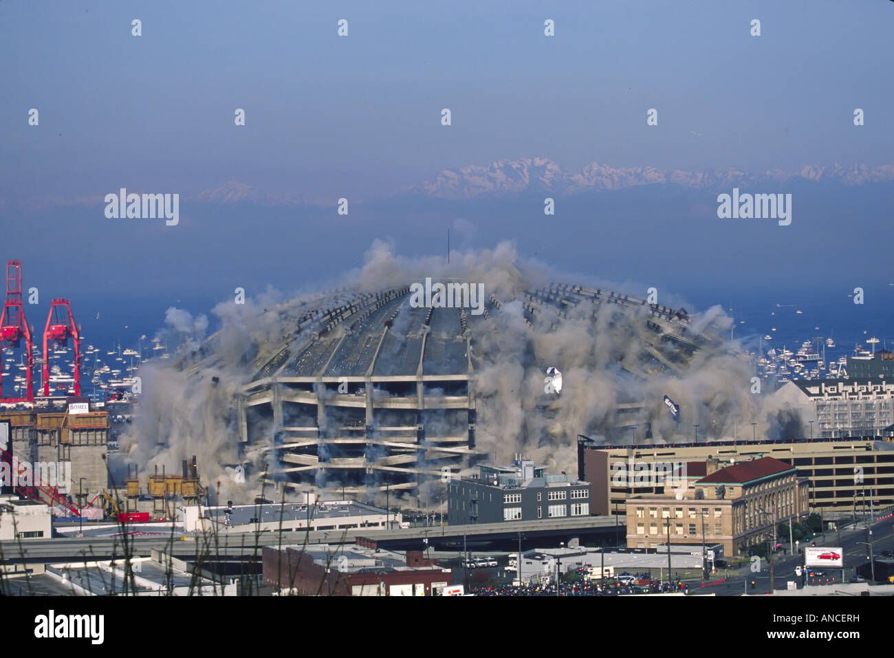 Seattle kingdome demolition hi-res stock photography and images - Alamy
