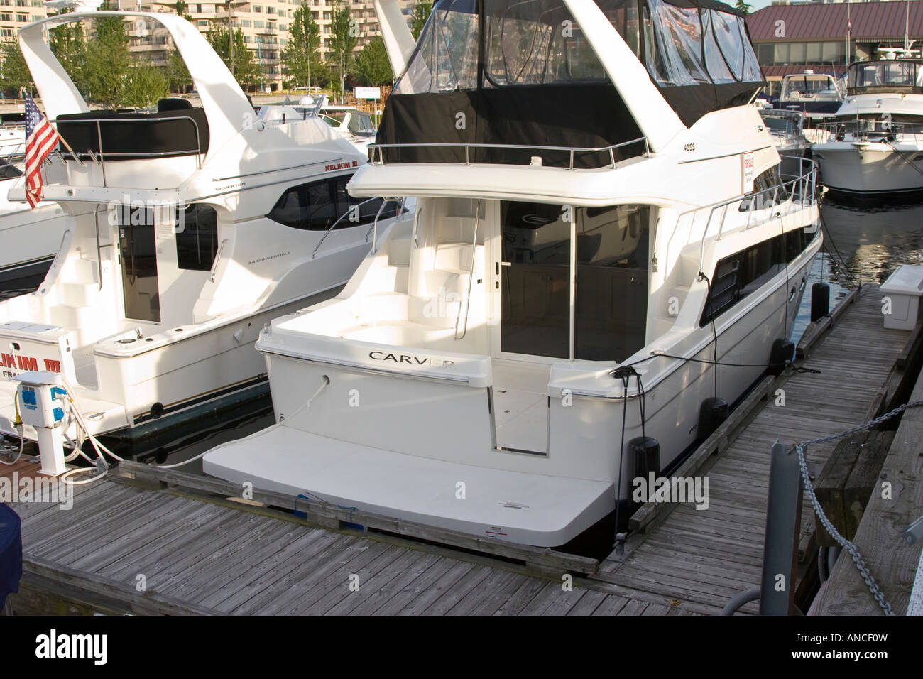 USA, Washington, Seattle, Lake Union. Boat moored at south Lake Union ...