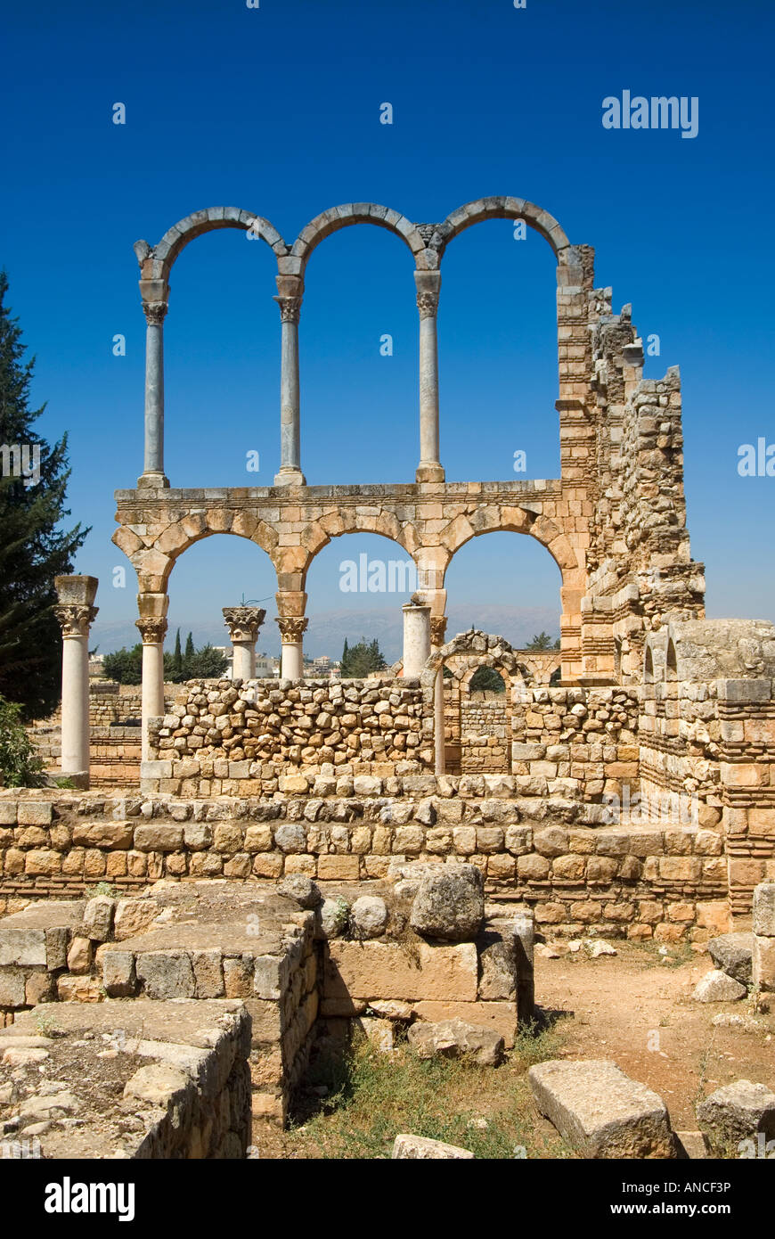 Arches and pillars in Anjar Castle Stock Photo - Alamy