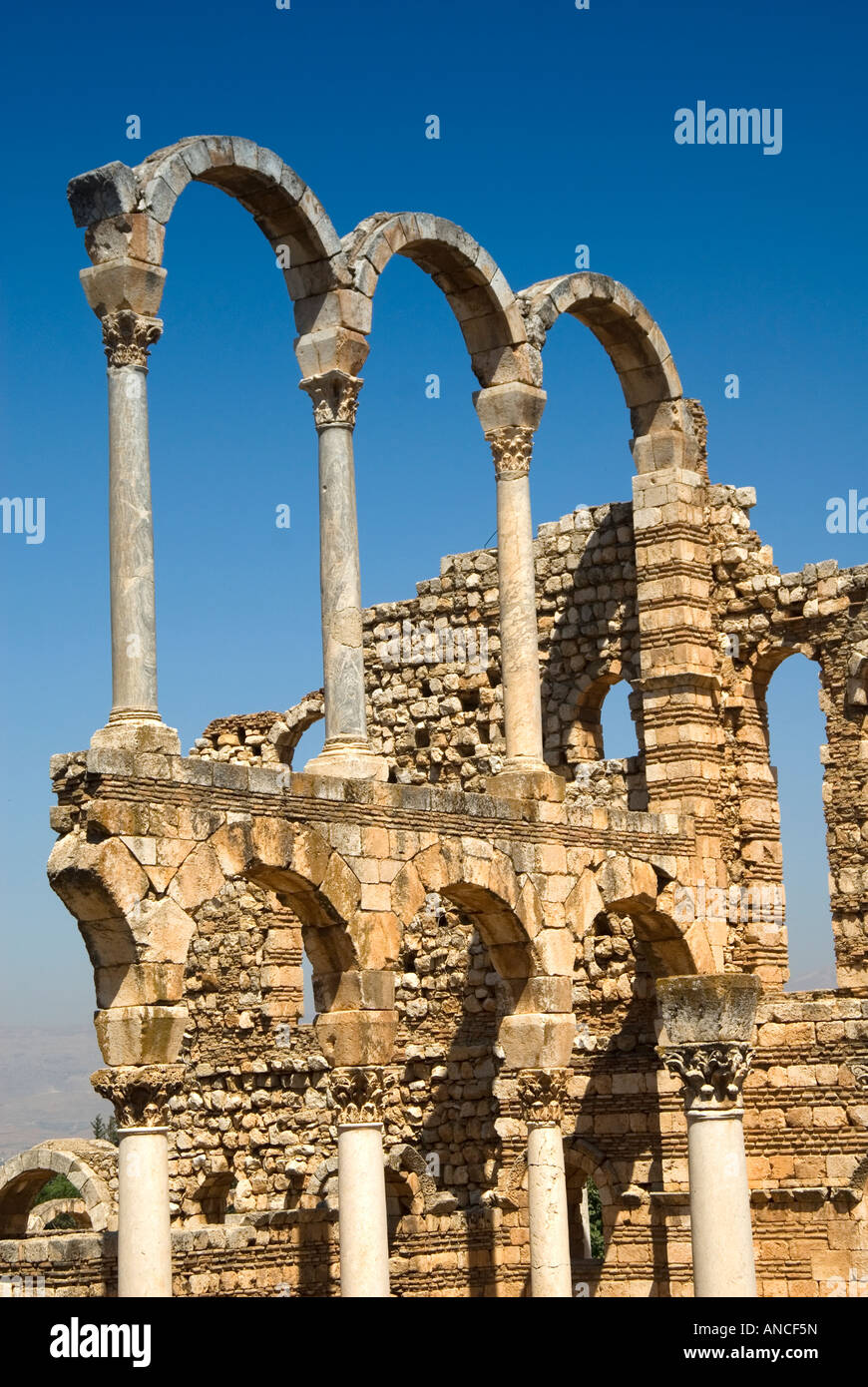 Arches and pillars in Anjar Castle Stock Photo - Alamy
