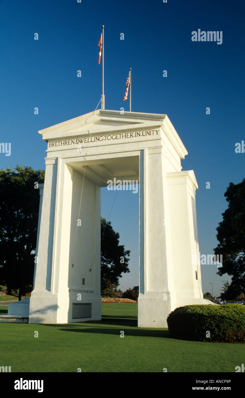 Peace arch park border hi-res stock photography and images - Alamy