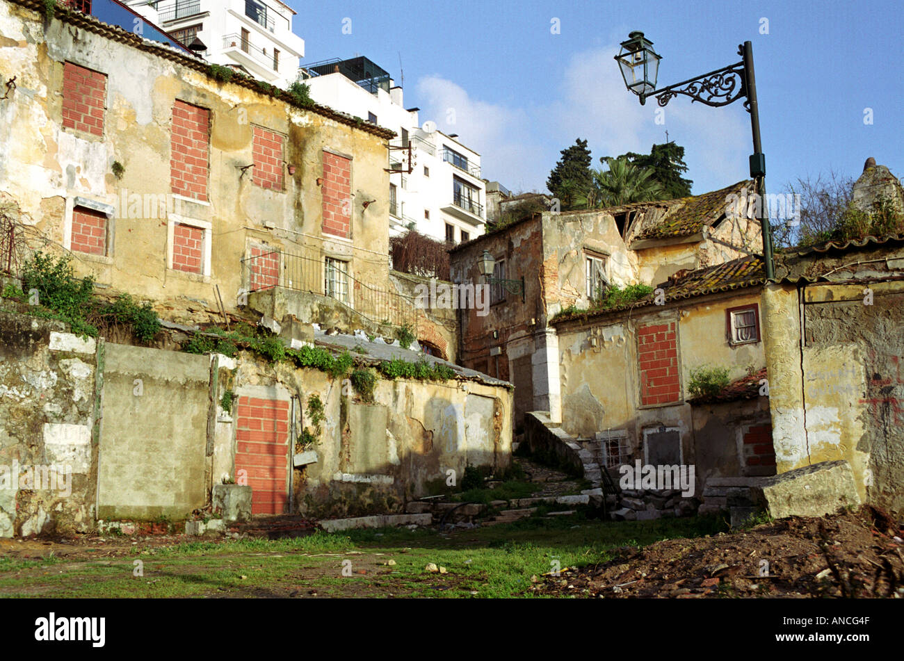 Lisbon slum hi-res stock photography and images - Alamy