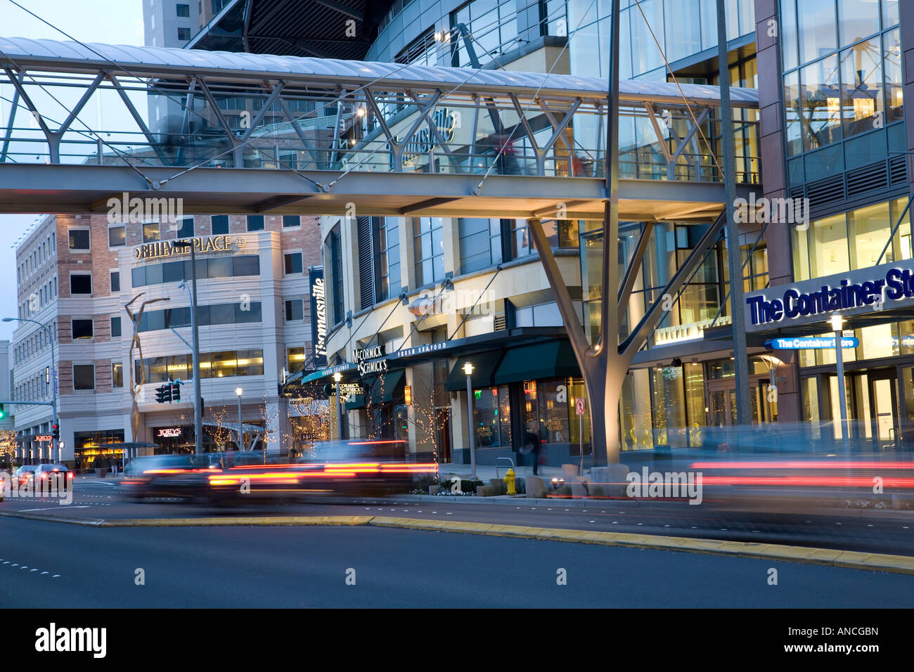 Wa bellevue bellevue square lincoln hi-res stock photography and images ...