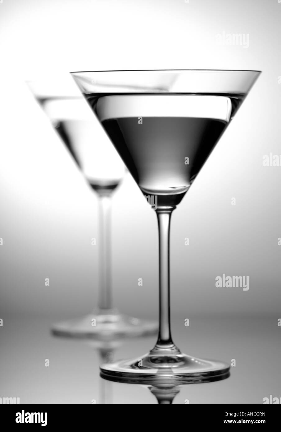 Two martini glass hi-res stock photography and images - Alamy