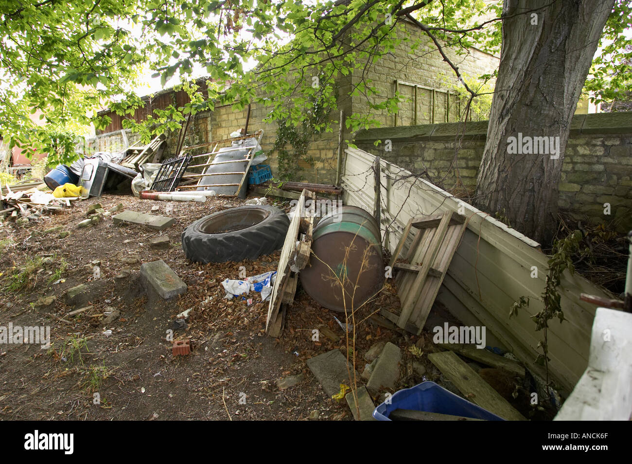 Dumped pallet hi-res stock photography and images - Alamy