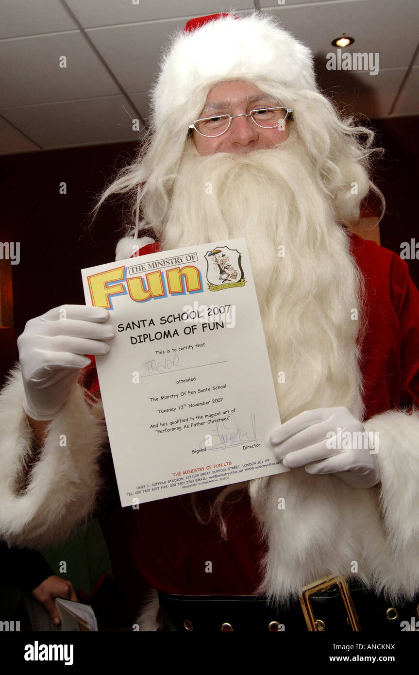 Learning to be a true Santa at Santa school in central London Santas ...